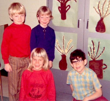 1974 First Grade - Back: David Stangl, Julie Rowedder; Front: Jean Hull ...